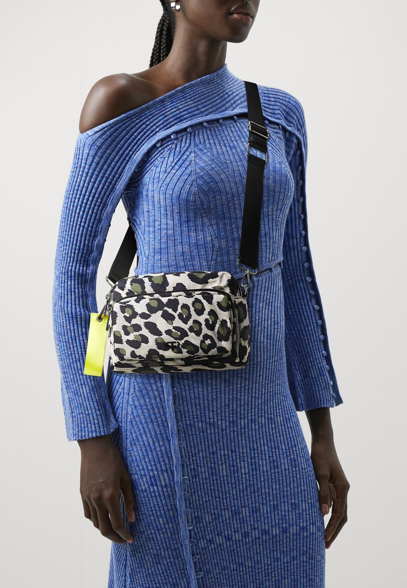 PARFOIS CROSSBODY BAG TIGER - Across body bag - dark multicolor/multi ...