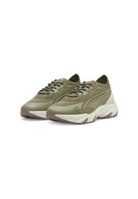 Puma INJECTOR ARID DESERT - Zapatillas - olive alpine snow/verde ...