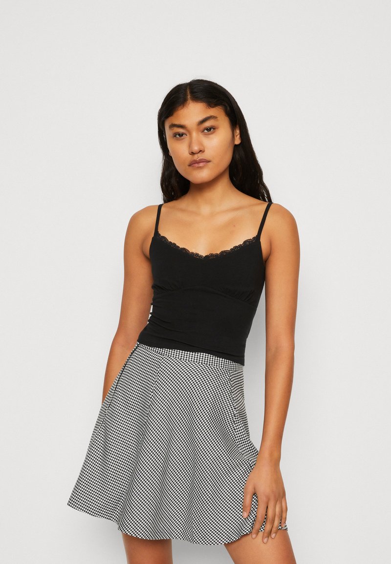 Hollister Co. BARE TRIM RUCHED BUST CUPS - Débardeur - casual black ...