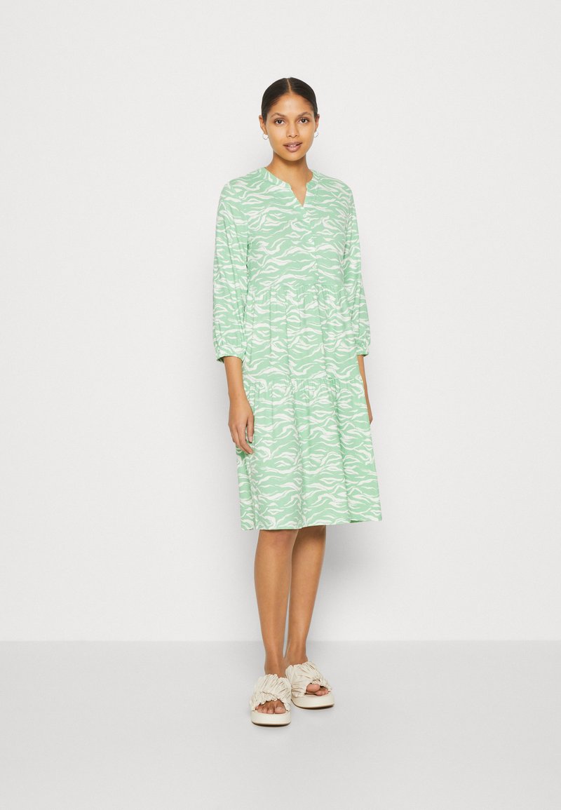 TOM TAILOR Robe de jour - green/vert clair - ZALANDO.FR
