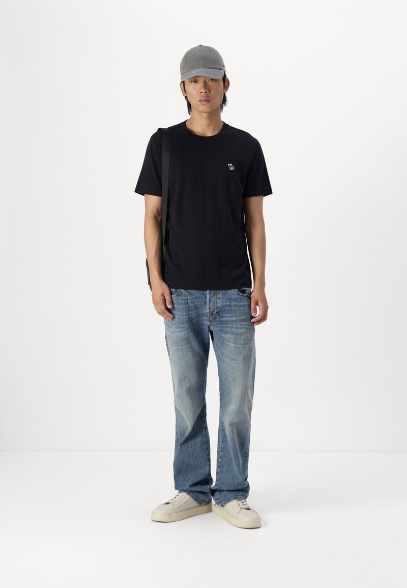 Abercrombie & Fitch ELEVATED ICON TEE - T-Shirt basic - black/spruce/green/sage/jetstream/grün ...