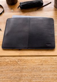 Gusti Leder LUKE 15" - Sac ordinateur - schwarz/noir - ZALANDO.FR