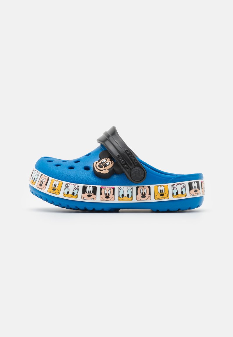 Crocs MICKEY MOUSE BAND UNISEX - Badsandaler - bright cobalt/blå ...