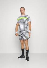 EA7 Emporio Armani TENNIS PRO TEE - Print T-shirt - white - Zalando.co.uk