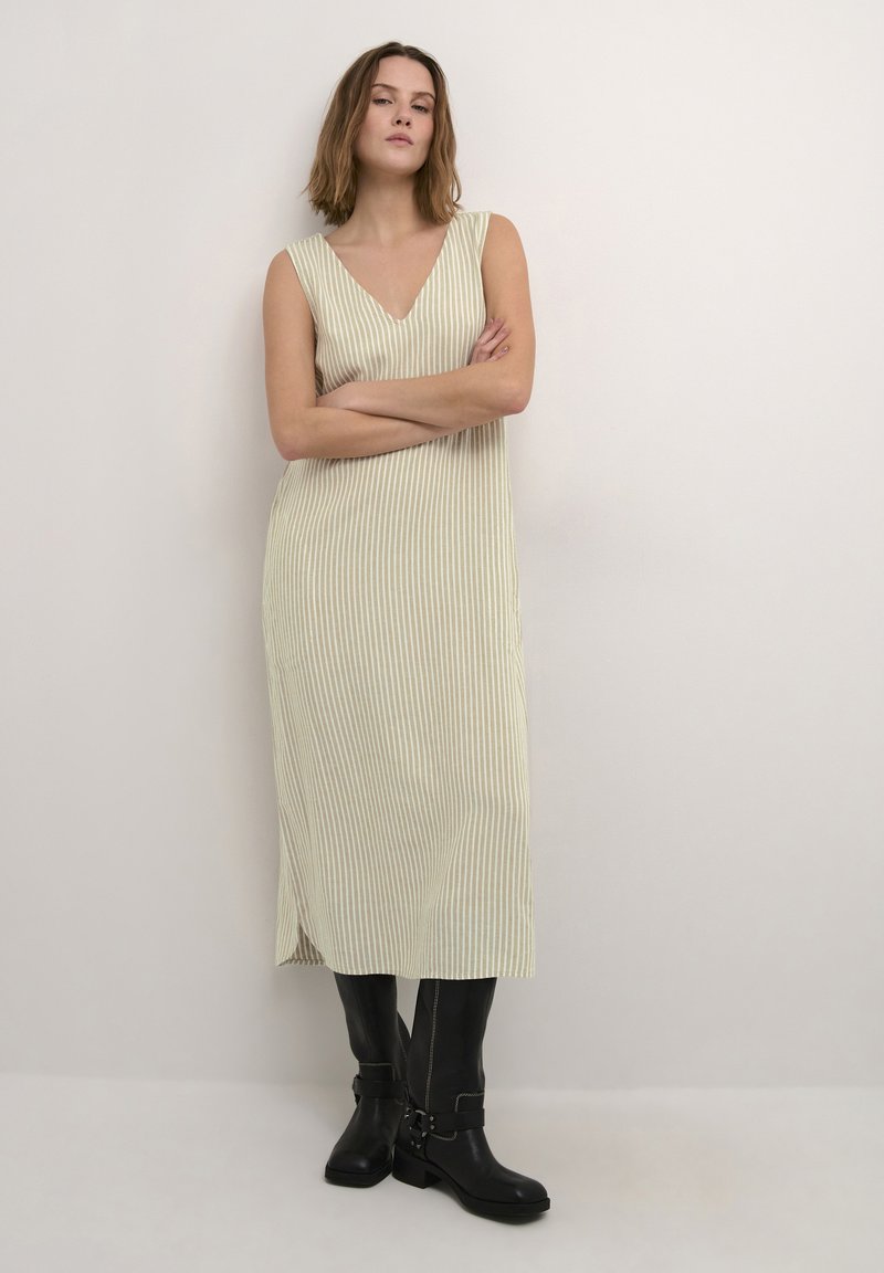 Kaffe MILIA SLEEVELESS - Robe de jour - chinchilla chalk stripe/marron ...