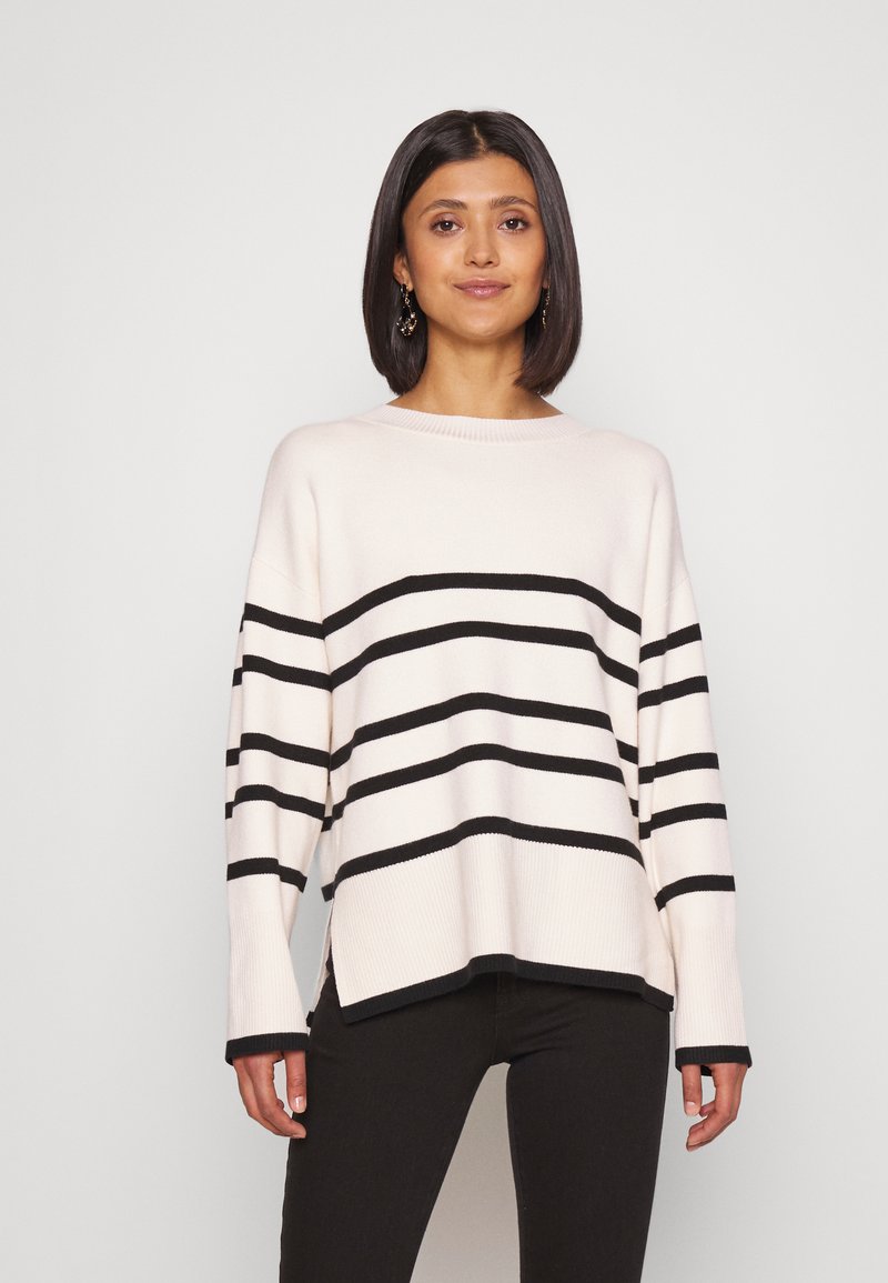 Vero Moda VMSABA LS O-NECK STRIPE GA NOOS - Neule - birch/black/beige ...
