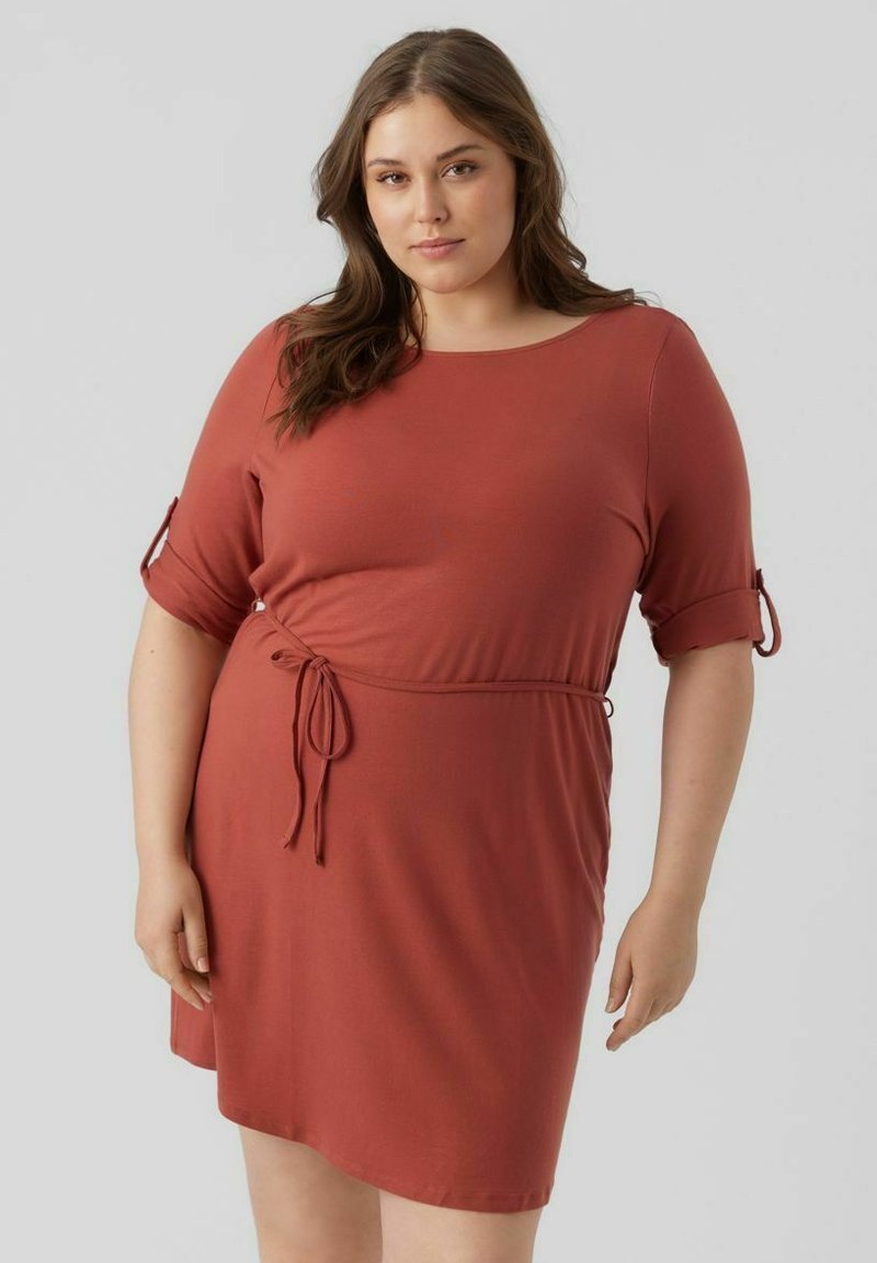 Vero Moda Curve Jerseyklänning - marsala/cognac - Zalando.se