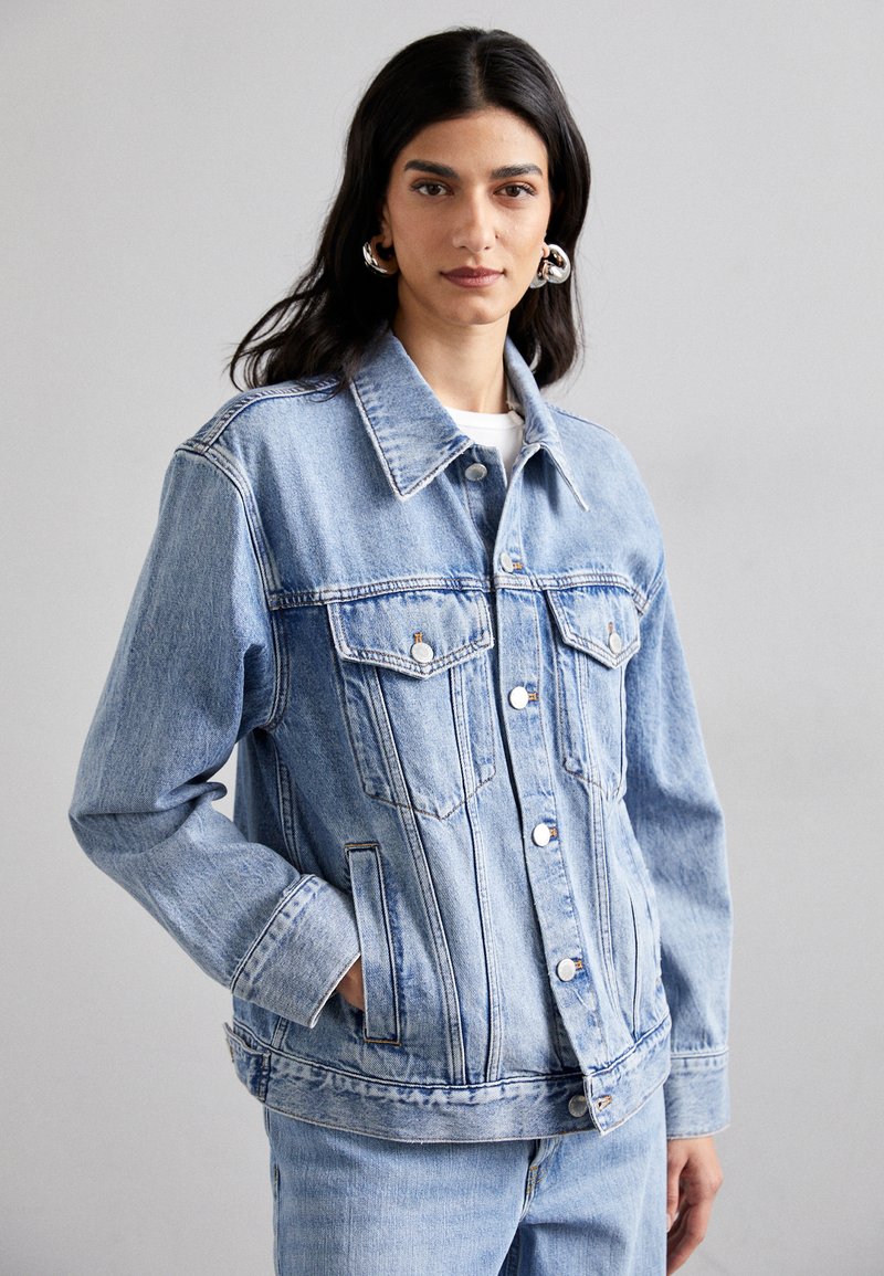Alice + Olivia JEFF - Jachetă din denim - georgia vintage blue/albastru ...