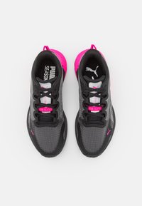 Puma FAST TRAC NITRO - Trail hardloopschoenen - black/ravish/zwart ...