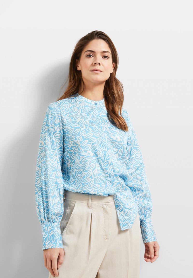 bugatti MIT RUNDHALSAUSSCHNITT - Bluse - hellblau - Zalando.de