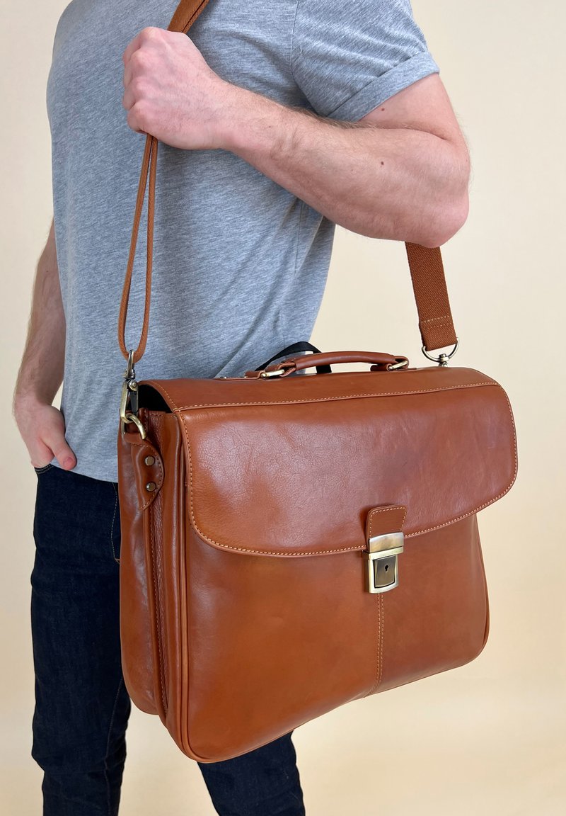 Gusti Leder THEO H. - Aktentasche - braun/braun meliert - Zalando.de