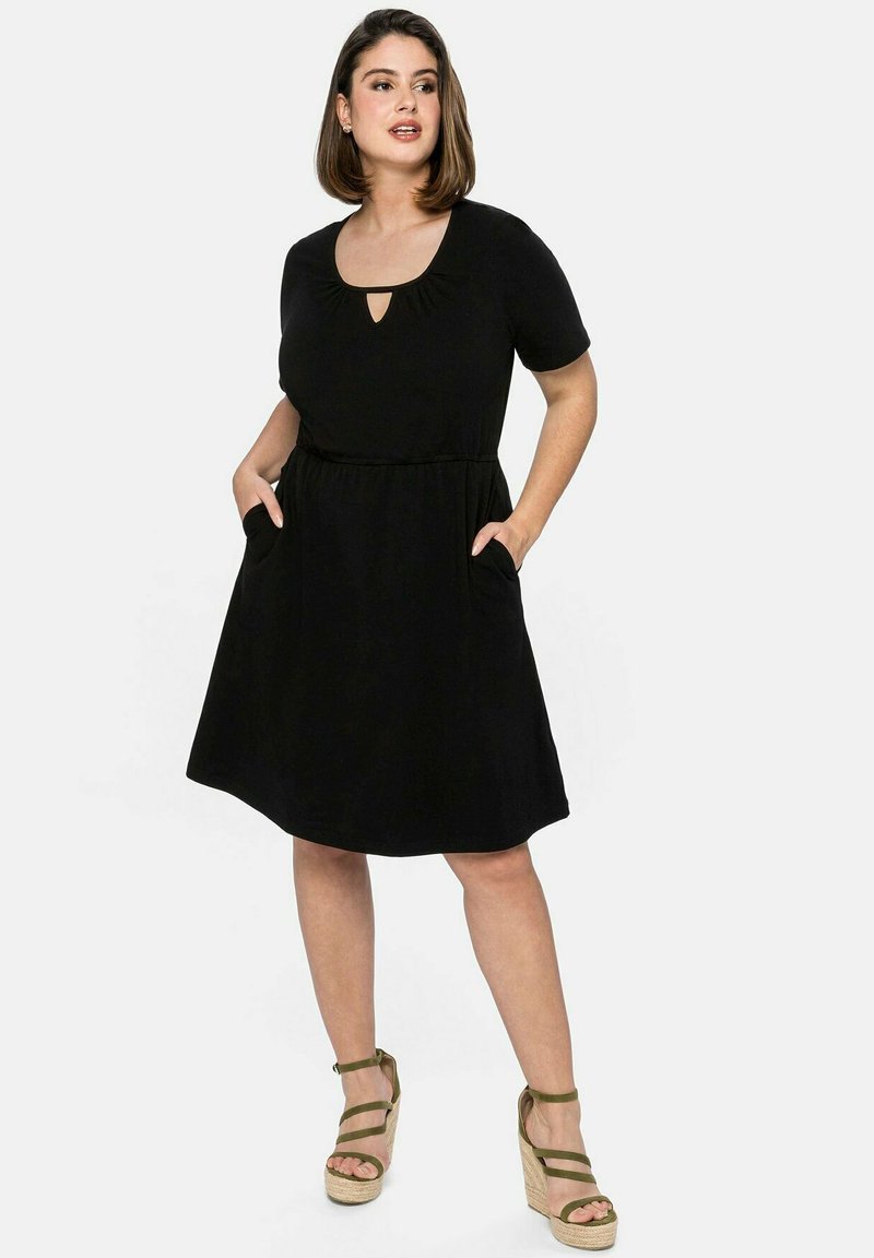 Sheego Sukienka z dżerseju/czarny - Zalando.pl