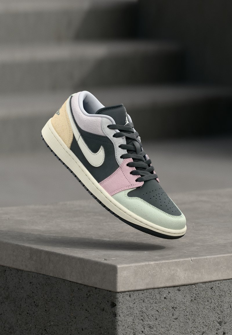 Jordan AIR JORDAN 1 LOW - Sneakers basse - anthracite/sail/jade aura ...