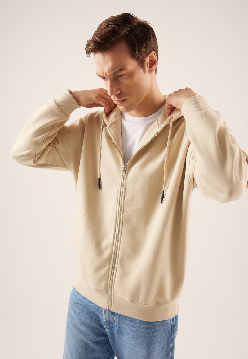Pier One Zip-up sweatshirt - stone - Zalando.co.uk