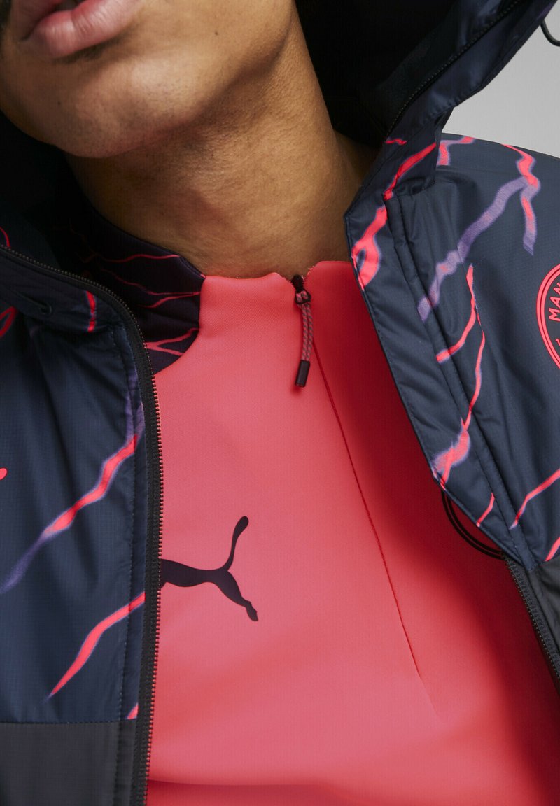 Puma MANCHESTER CITY FOOTBALL GRAPHIC - Klub merchandise - dark navy ...