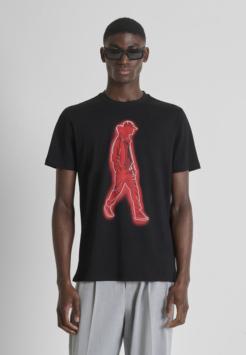 Antony Morato REGULAR FIT IN WITH RUBBER INJECTION AND PHOTOGRAPHIC ...