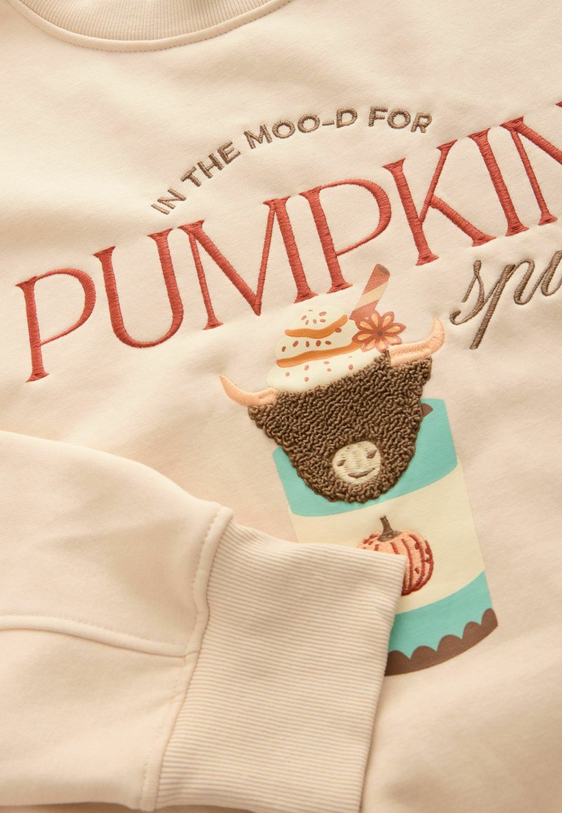 Next HAMISH THE HIGHLAND COW AUTUMNAL PUMPKIN SPICE LATTE SEASONAL ...