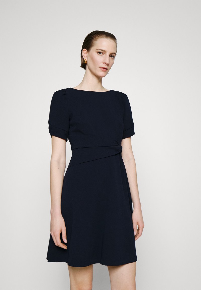 DKNY KNOT SLEEVE AND WAIST FIT AND FLARE - Robe de soirée - marine/bleu ...