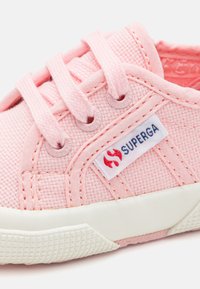 Superga 2750 BABY CLASSIC UNISEX - Edzőcipő - pink tickled/rózsaszín ...