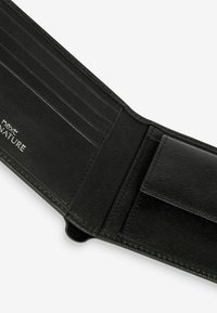 Next SIGNATURE SAFFIANO LEATHER WALLET - Peňaženka - black/čierna ...