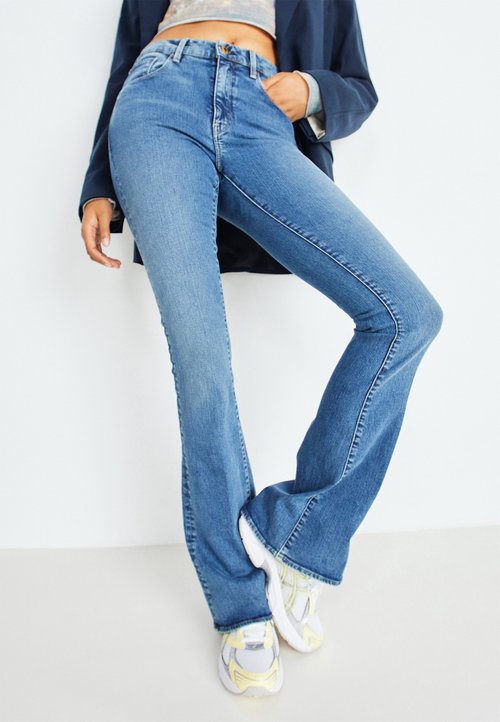 Bootcut & flared jeans voor dames online kopen | Zalando