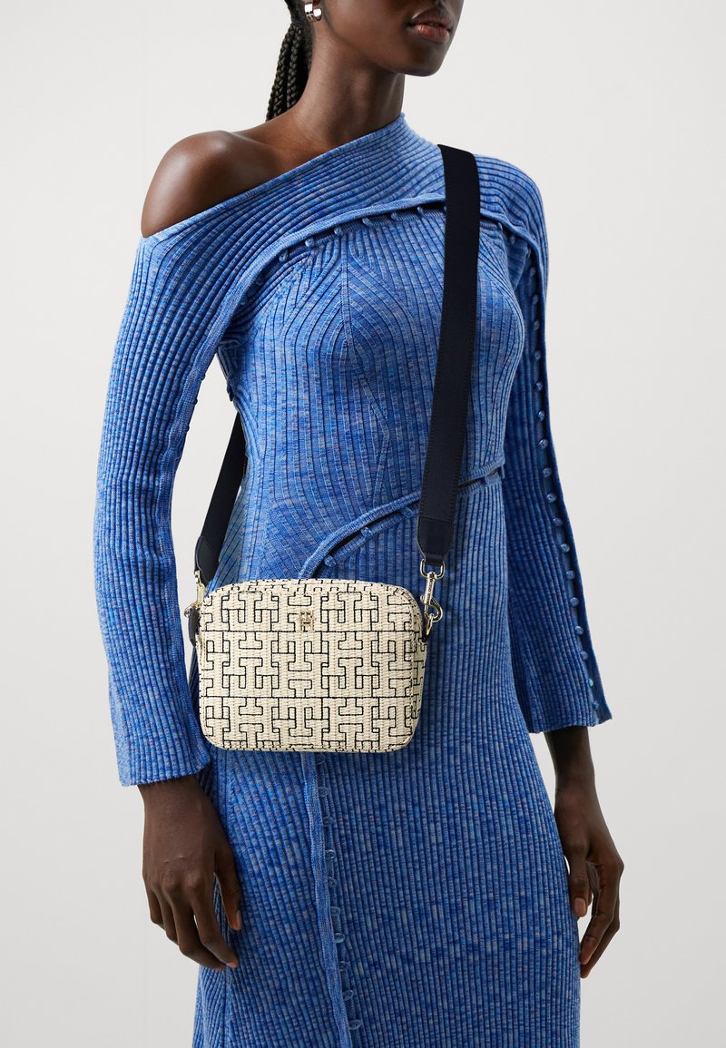 Tommy Hilfiger CITY MONO CROSSOVER MONO - Across body bag - space blue ...