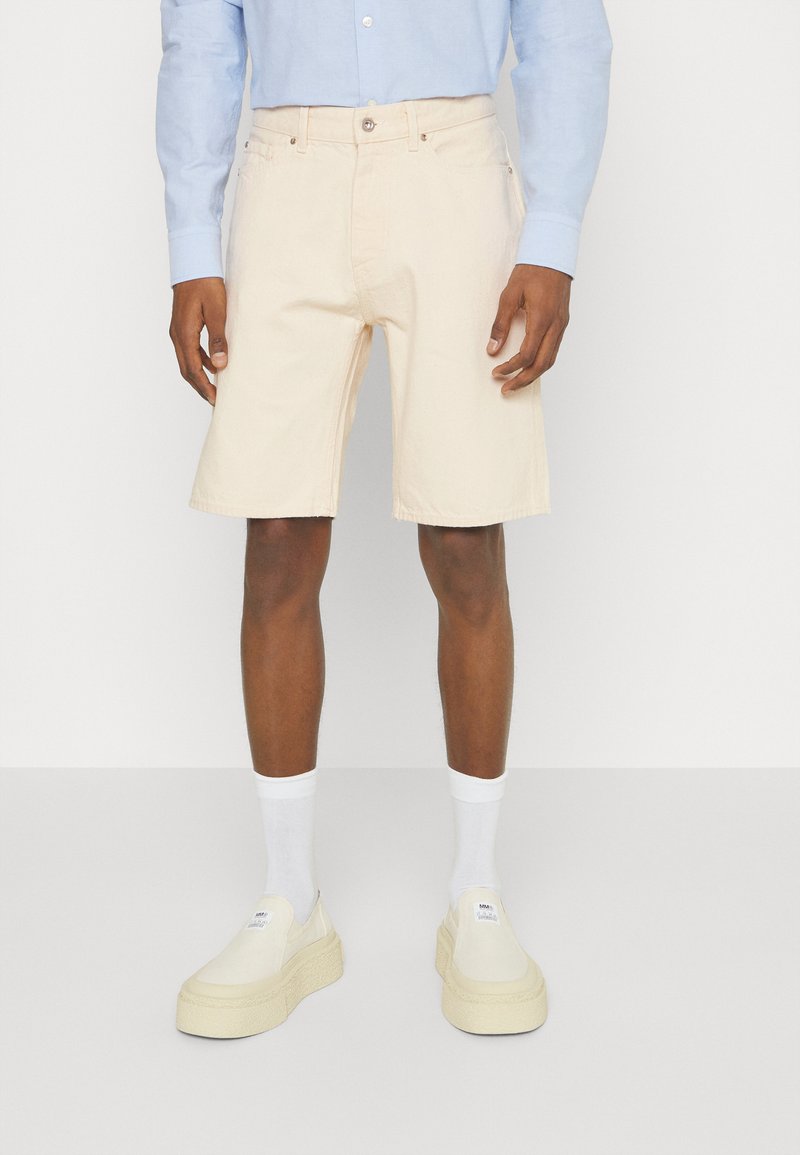 Tiger of Sweden KYLIAN - Shorts di jeans - ecru denim/denim colorato ...