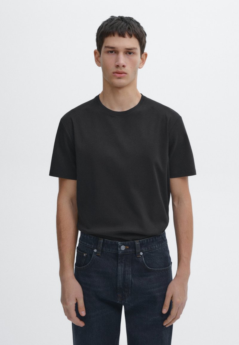 Massimo Dutti KURZÄRMELIGES AUS REINER - T-Shirt basic - mottled black ...