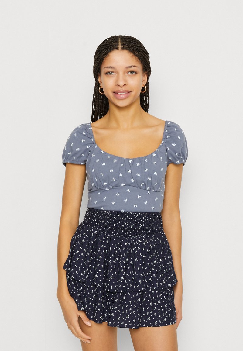 Hollister Co. RUCHED BUST - Camiseta estampada - grisaille/white ditsy ...