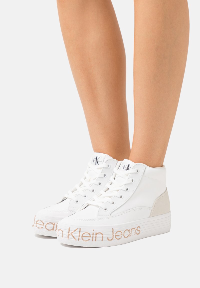 Calvin Klein Jeans MID WRAP AROUND LOGO - High-top trainers - white ...