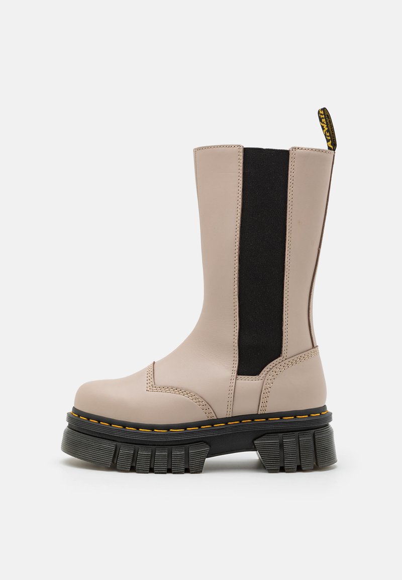Dr. Martens AUDRICK CHELSEA TALL - Plateaustøvler - vintage taupe/beige ...
