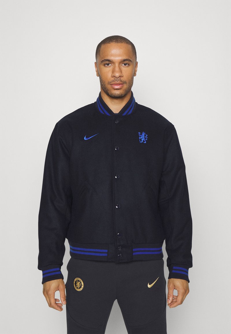 Nike Performance CHELSEA LONDON VARSITY JACKET - Bombejakke - pitch ...