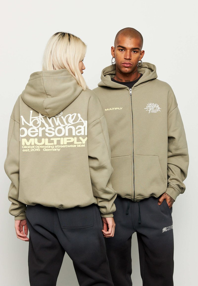 Multiply Apparel OVERSIZE NOTHING PERSONAL - Sweatjacke - vetiver/oliv ...