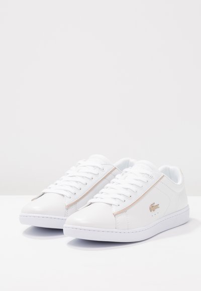 Lacoste CARNABY EVO 118 6 SPW - Sneaker low - white/gold/weiß - Zalando
