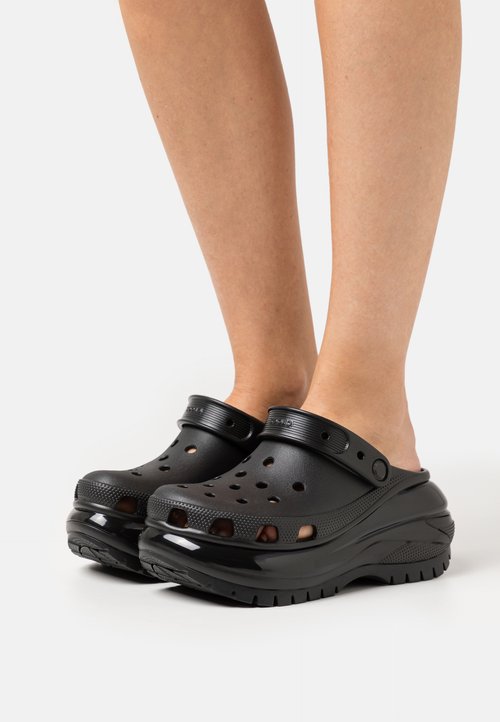 Crocs CLASSIC MEGA CRUSH - Mules à talons - black/noir - ZALANDO.CH