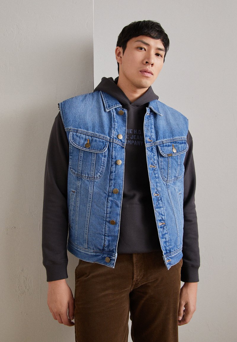 Lee RELAXED RIDER JACKET - Waistcoat - light blue denim/light-blue ...