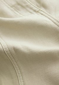 Next Kareiviško stiliaus kelnės - ecru/Neutrali rusva spalva - Zalando.lt