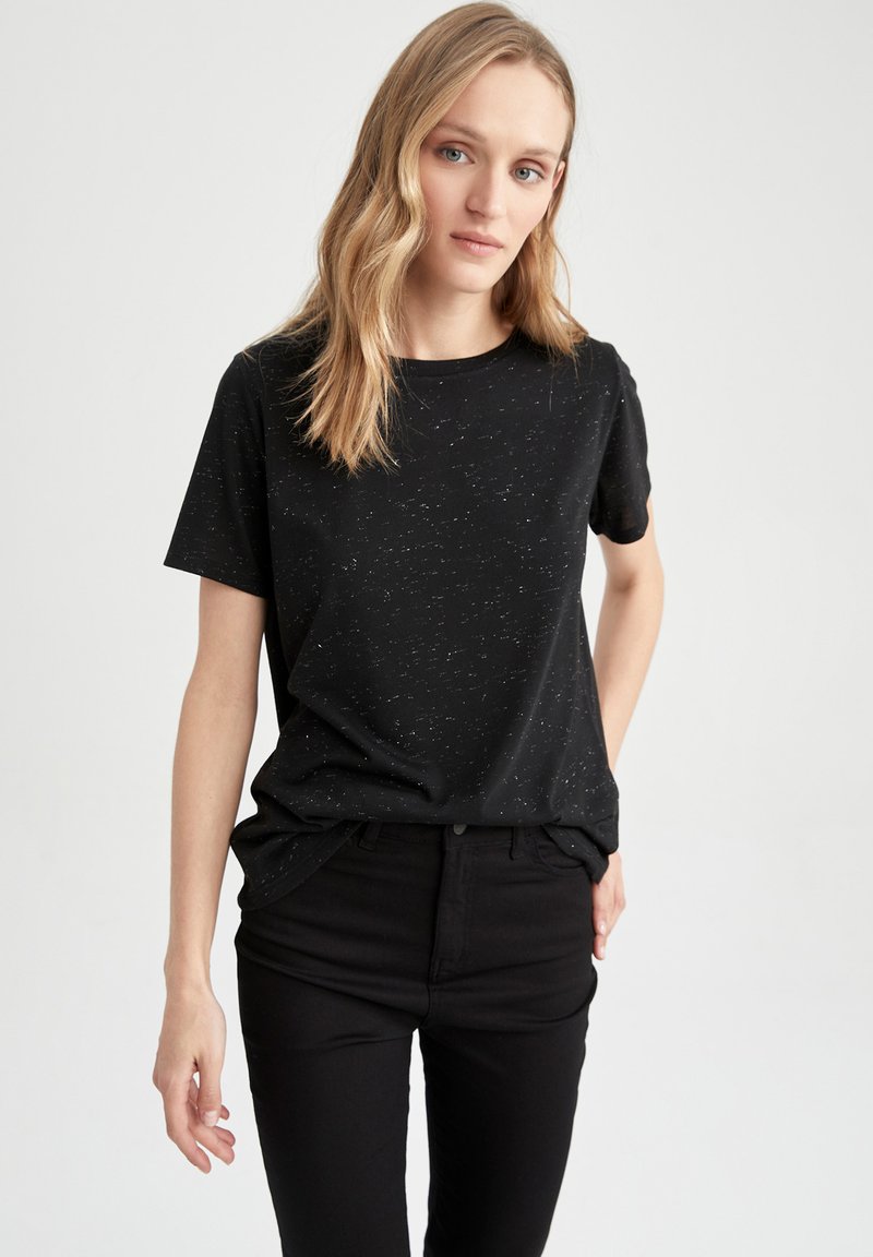 DeFacto REGULAR FIT - T-shirt basic - black/zwart - Zalando.be