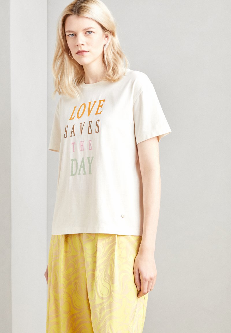 Mos Mosh COLOR TEE - T-Shirt print - ecru/offwhite - Zalando.at