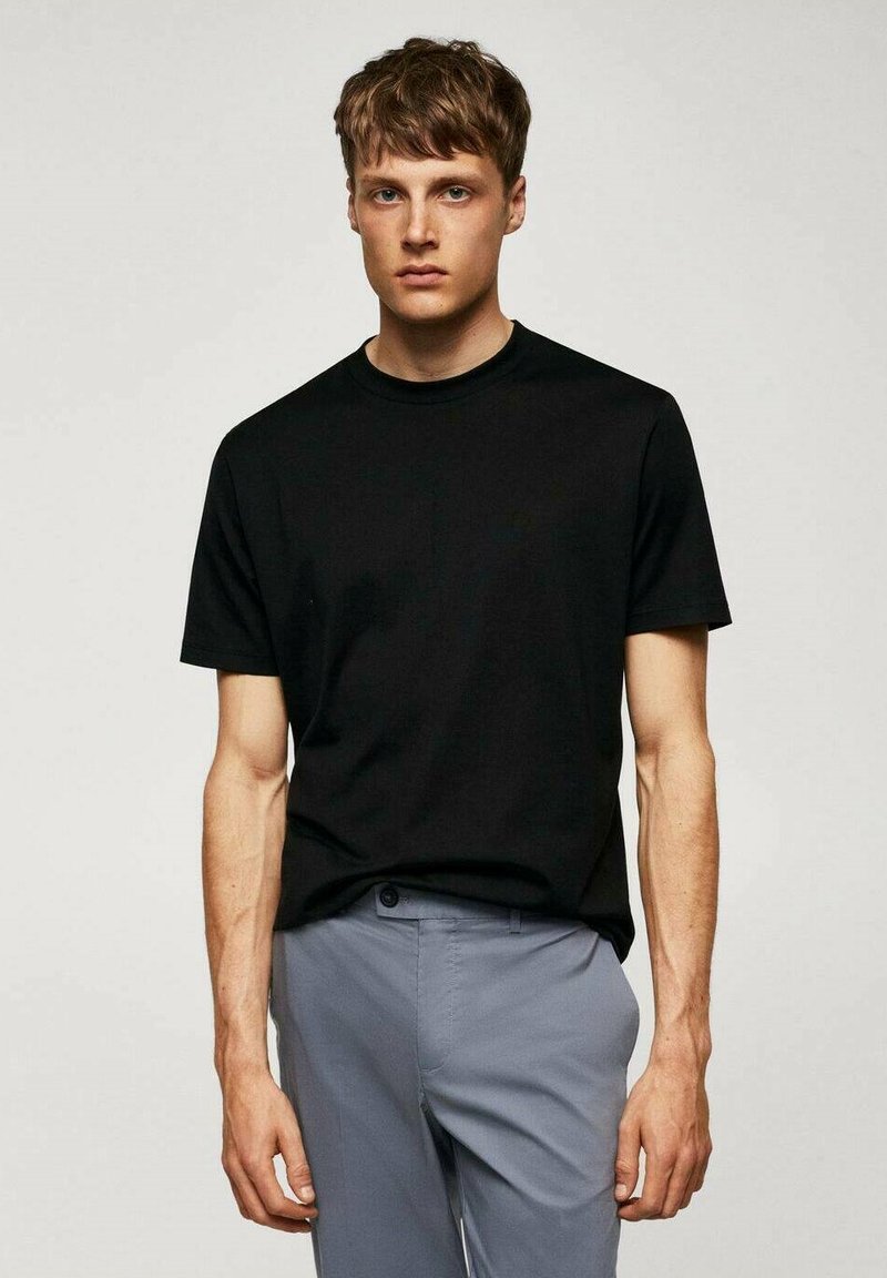Mango BELLOW - Basic T-shirt - zwart/black - Zalando