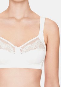 Susa BASIC - BH OHNE BÜGEL - T-Shirt BH - ivory/offwhite - Zalando.de