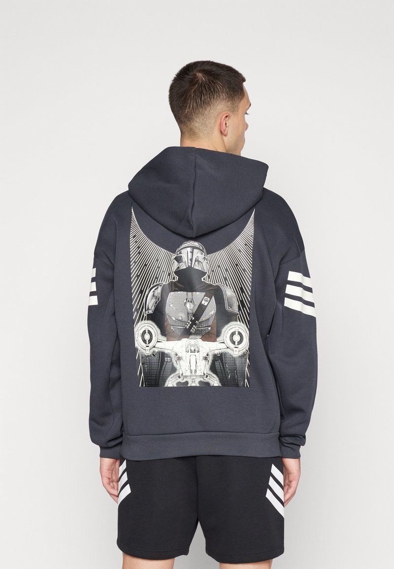 adidas Sportswear STAR WARS THE MANDALORIAN BACK GRAPHIC - Sweat à capuche - night grey/bleu ...