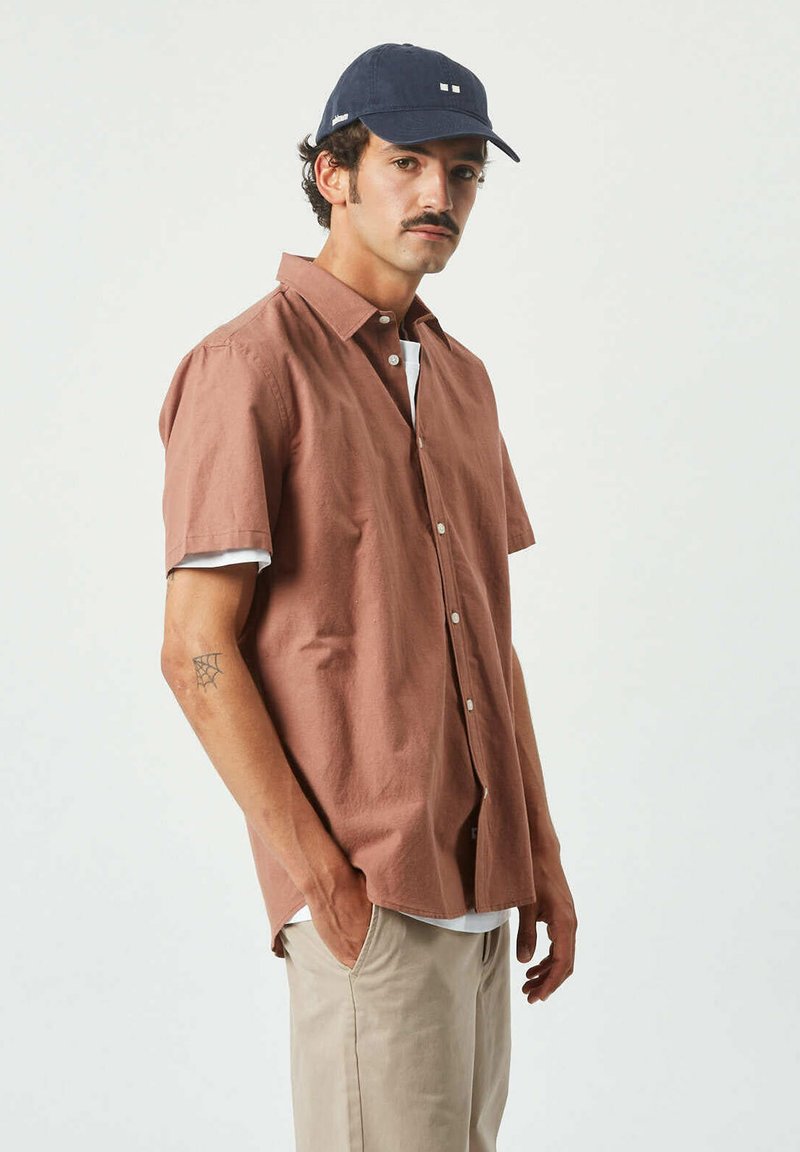 Minimum ERIC - Hemd - clove/braun - Zalando.at