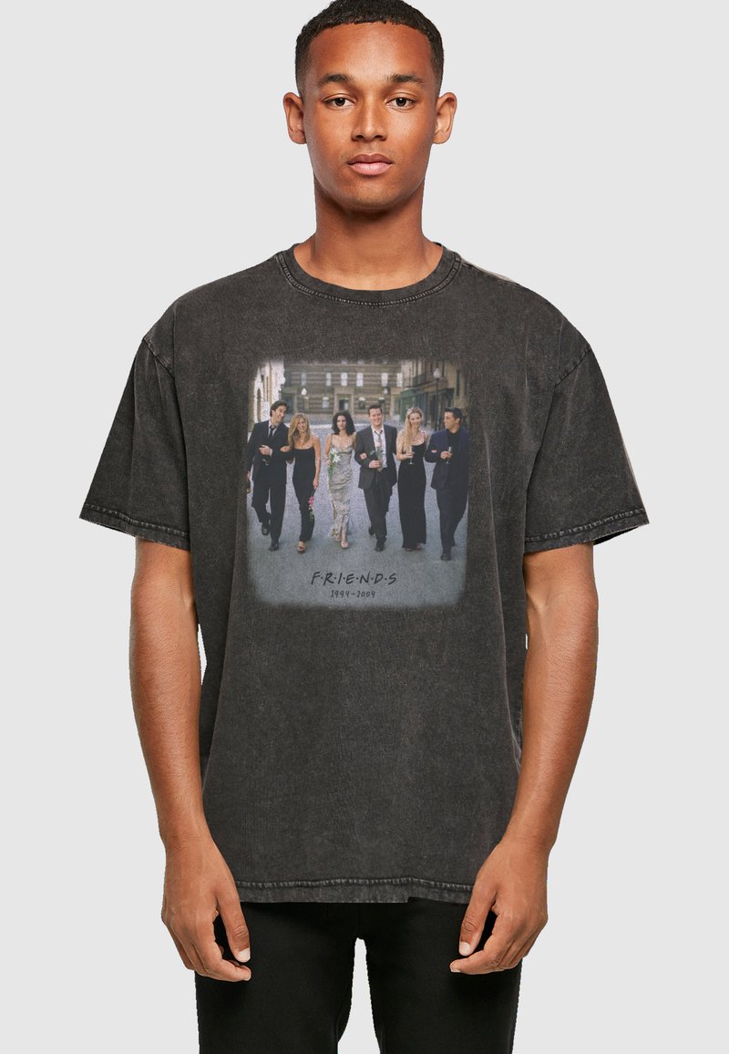 ABSOLUTE CULT FRIENDS - REUNION ACID WASHED OVERSIZE TEE - Print T ...