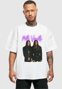 Merchcode UNISEX MILLI VANILLI-BAND PICTURE - T-Shirt print - white ...