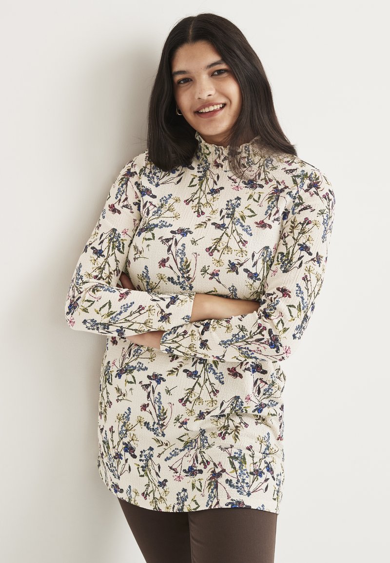 Cellbes of Sweden CRINKLED TUNIC WITH SMOCKED TURTLENECK - Långärmad ...