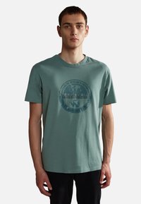 Napapijri BOLLO - T-Shirt print - green balsam/grün - Zalando