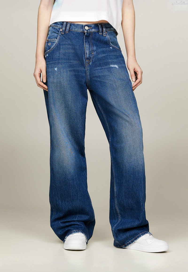 Tommy Jeans DAISY LOW RISE BAGGY DISTRESSED - Jeans baggy - denim medium/blu - Zalando.it