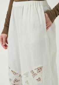 YAS HOSE YASRAISE HW BALLOON - Broek - star white/wit - Zalando.be