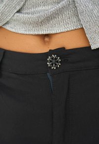 NÜ Denmark BIA - Pantalon classique - black/noir - ZALANDO.FR